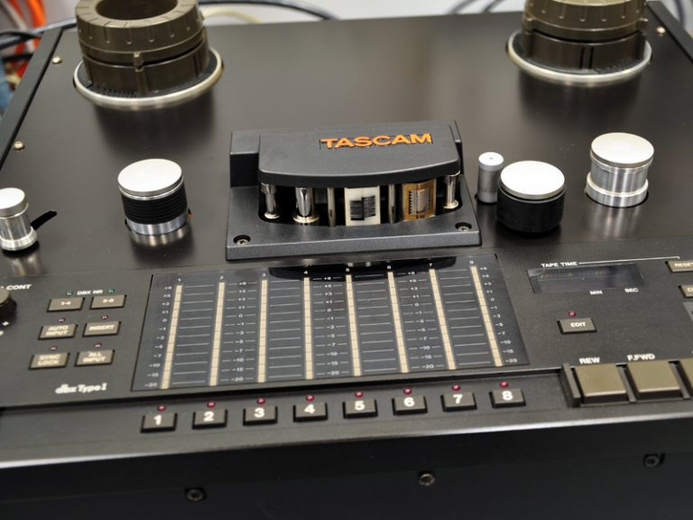 Tascam TSR-8